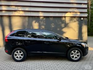 Melns Volvo XC60 2013 Alīta, ar dzinēja tilpumu 2.00 L un nobraukumu 213 tūkst. km par 11499 €, foto 11 vietnē AUTOMOTO.COM.LV