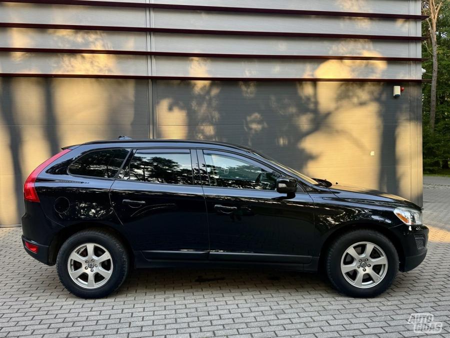 Melns Volvo XC60 2013 Alīta, ar dzinēja tilpumu 2.00 L un nobraukumu 213 tūkst. km par 11499 €, foto 11 vietnē AUTOMOTO.COM.LV