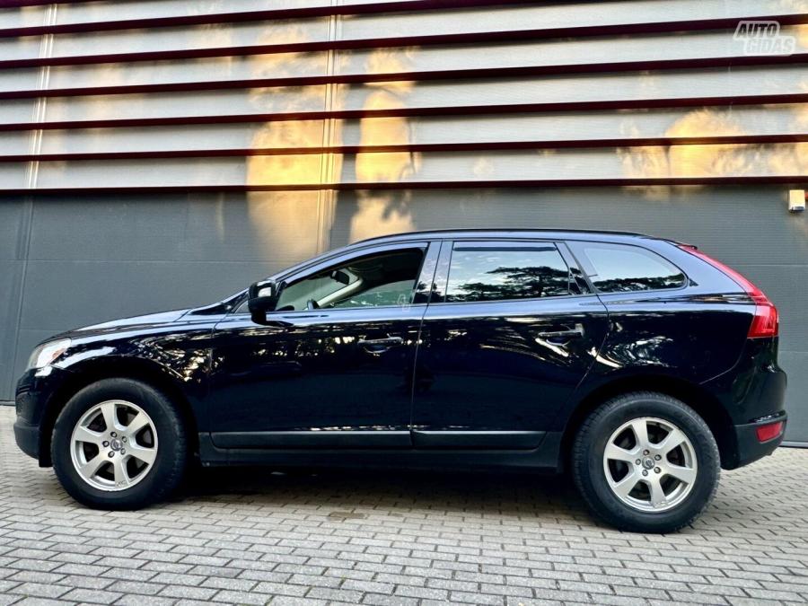 Melns Volvo XC60 2013 Alīta, ar dzinēja tilpumu 2.00 L un nobraukumu 213 tūkst. km par 11499 €, foto 18 vietnē AUTOMOTO.COM.LV