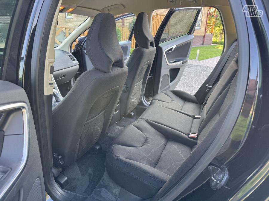 Melns Volvo XC60 2013 Alīta, ar dzinēja tilpumu 2.00 L un nobraukumu 213 tūkst. km par 11499 €, foto 21 vietnē AUTOMOTO.COM.LV
