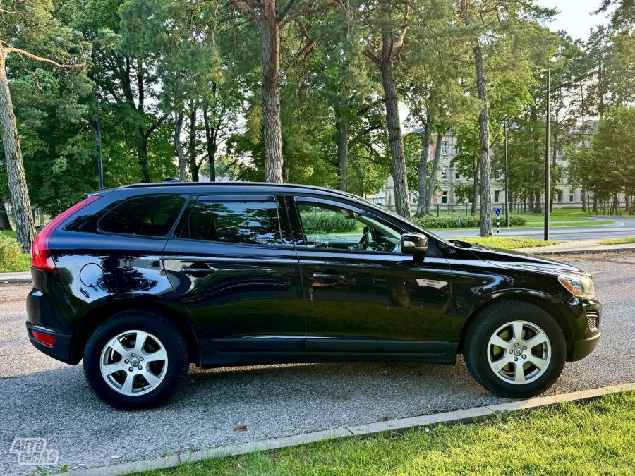 Melns Volvo XC60 2013 Alīta, ar dzinēja tilpumu 2.00 L un nobraukumu 213 tūkst. km par 11499 €, foto 26 vietnē AUTOMOTO.COM.LV