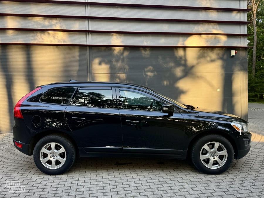 Melns Volvo XC60 2013 Alīta, ar dzinēja tilpumu 2.00 L un nobraukumu 213 tūkst. km par 11499 €, foto 30 vietnē AUTOMOTO.COM.LV