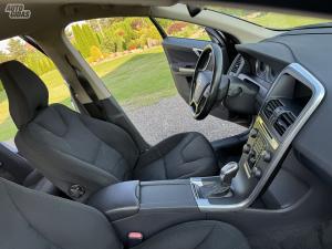 Melns Volvo XC60 2013 Alīta, ar dzinēja tilpumu 2.00 L un nobraukumu 213 tūkst. km par 11499 €, foto 32 vietnē AUTOMOTO.COM.LV
