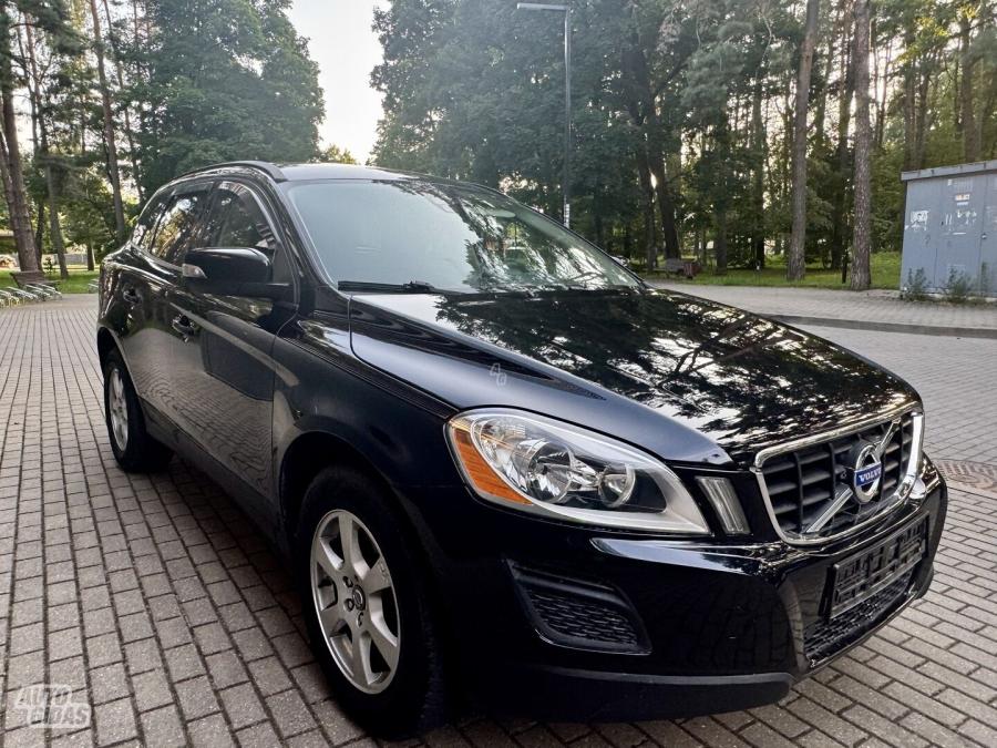 Melns Volvo XC60 2013 Alīta, ar dzinēja tilpumu 2.00 L un nobraukumu 213 tūkst. km par 11499 €, foto 33 vietnē AUTOMOTO.COM.LV
