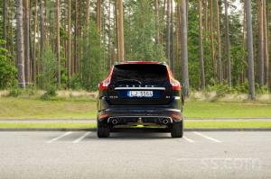 Black Volvo XC60 2013 in Riga, with an engine capacity of 2.40 L and mileage of 338 thousand km for 11490 €, photo 8 on AUTOMOTO.COM.LV
