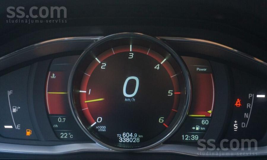 Black Volvo XC60 2013 in Riga, with an engine capacity of 2.40 L and mileage of 338 thousand km for 11490 €, photo 25 on AUTOMOTO.COM.LV