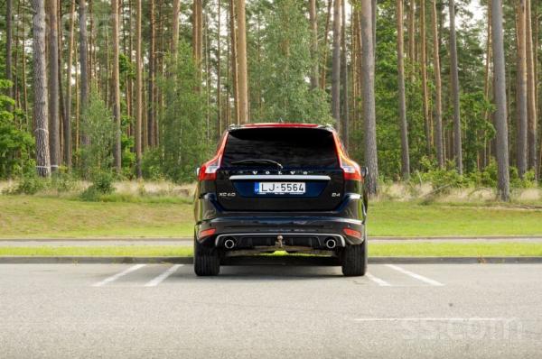 Black Volvo XC60 2013 in Riga, with an engine capacity of 2.40 L and mileage of 338 thousand km for 11490 €, photo 7 on AUTOMOTO.COM.LV