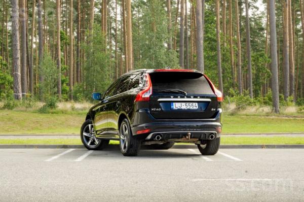 Black Volvo XC60 2013 in Riga, with an engine capacity of 2.40 L and mileage of 338 thousand km for 11490 €, photo 8 on AUTOMOTO.COM.LV