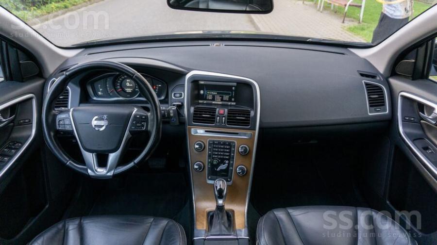 Melns Volvo XC60 2013 Rīga, ar dzinēja tilpumu 2.00 L un nobraukumu 215 tūkst. km par 9990 €, foto 13 vietnē AUTOMOTO.COM.LV