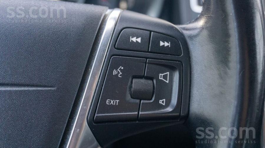 Melns Volvo XC60 2013 Rīga, ar dzinēja tilpumu 2.00 L un nobraukumu 215 tūkst. km par 9990 €, foto 20 vietnē AUTOMOTO.COM.LV