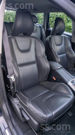 Melns Volvo XC60 2013 Rīga, ar dzinēja tilpumu 2.00 L un nobraukumu 215 tūkst. km par 9990 €, foto 28 vietnē AUTOMOTO.COM.LV