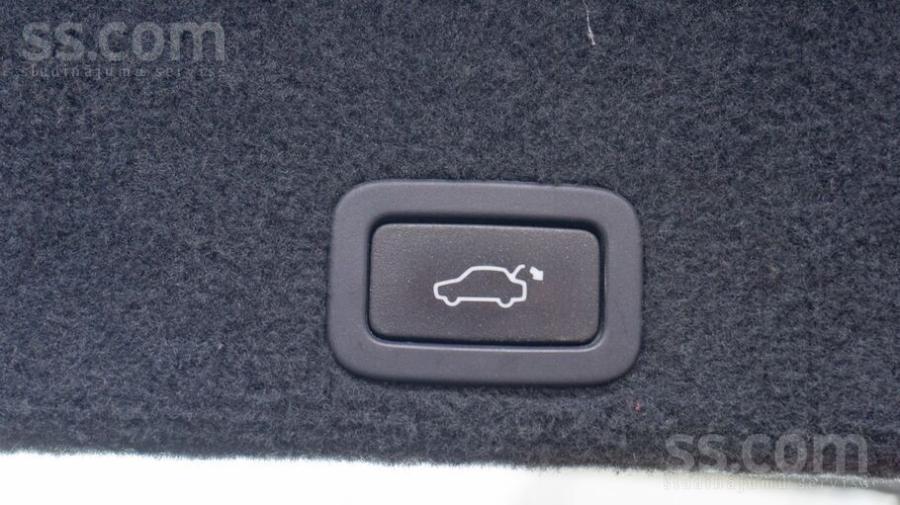 Melns Volvo XC60 2013 Rīga, ar dzinēja tilpumu 2.00 L un nobraukumu 215 tūkst. km par 9990 €, foto 31 vietnē AUTOMOTO.COM.LV