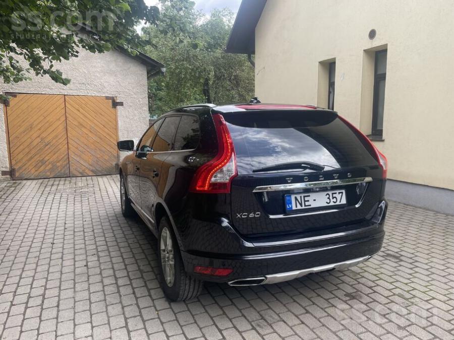 Melns Volvo XC60 2013 Rīga, ar dzinēja tilpumu 2.40 L un nobraukumu 271 tūkst. km par 13000 €, foto 5 vietnē AUTOMOTO.COM.LV