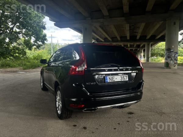 Melns Volvo XC60 2013 Rīga, ar dzinēja tilpumu 2.40 L un nobraukumu 271 tūkst. km par 12900 €, foto 4 vietnē AUTOMOTO.COM.LV