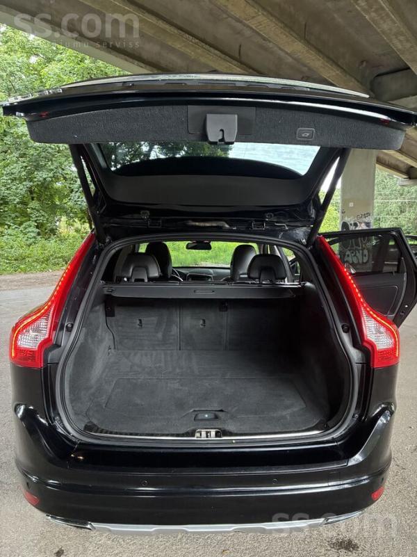 Melns Volvo XC60 2013 Rīga, ar dzinēja tilpumu 2.40 L un nobraukumu 271 tūkst. km par 12900 €, foto 6 vietnē AUTOMOTO.COM.LV