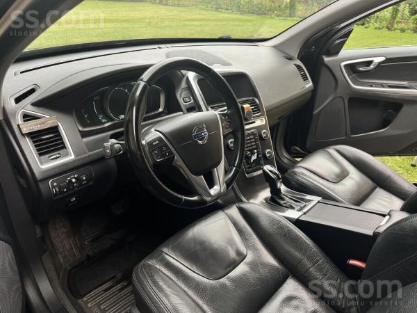 Melns Volvo XC60 2013 Rīga, ar dzinēja tilpumu 2.40 L un nobraukumu 271 tūkst. km par 12900 €, foto 9 vietnē AUTOMOTO.COM.LV
