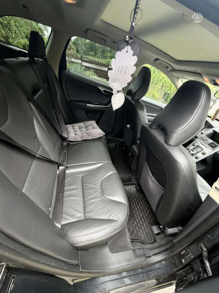 Melns Volvo XC60 2013 Kauņa, ar dzinēja tilpumu 3.20 L un nobraukumu 396 tūkst. km par 10250 €, foto 7 vietnē AUTOMOTO.COM.LV