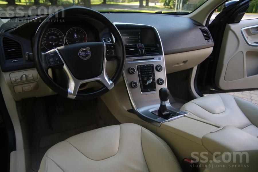 Black Volvo XC60 2013 in Riga, with an engine capacity of 2.00 L and mileage of 263 thousand km for 7990 €, photo 11 on AUTOMOTO.COM.LV