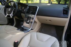 Black Volvo XC60 2013 in Riga, with an engine capacity of 2.00 L and mileage of 263 thousand km for 7990 €, photo 15 on AUTOMOTO.COM.LV