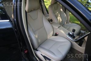 Black Volvo XC60 2013 in Riga, with an engine capacity of 2.00 L and mileage of 263 thousand km for 7990 €, photo 17 on AUTOMOTO.COM.LV