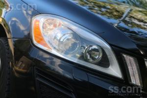 Black Volvo XC60 2013 in Riga, with an engine capacity of 2.00 L and mileage of 263 thousand km for 7990 €, photo 23 on AUTOMOTO.COM.LV