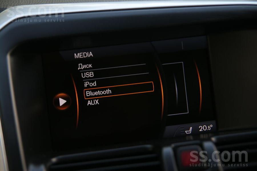 Black Volvo XC60 2013 in Riga, with an engine capacity of 2.00 L and mileage of 263 thousand km for 7990 €, photo 27 on AUTOMOTO.COM.LV