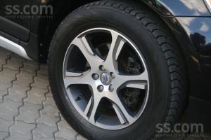 Black Volvo XC60 2013 in Riga, with an engine capacity of 2.00 L and mileage of 263 thousand km for 7990 €, photo 32 on AUTOMOTO.COM.LV