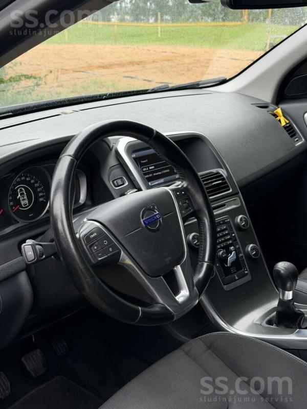 Melns Volvo XC60 2013 Aizkraukle, ar dzinēja tilpumu 2.00 L un nobraukumu 262 tūkst. km par 9770 €, foto 7 vietnē AUTOMOTO.COM.LV