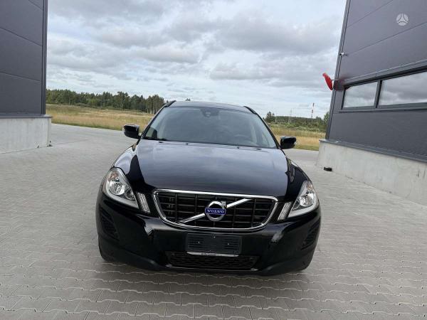 Melns Volvo XC60 2013 Šauļi, ar dzinēja tilpumu 1.98 L un nobraukumu 202 tūkst. km par 6950 €, foto 2 vietnē AUTOMOTO.COM.LV