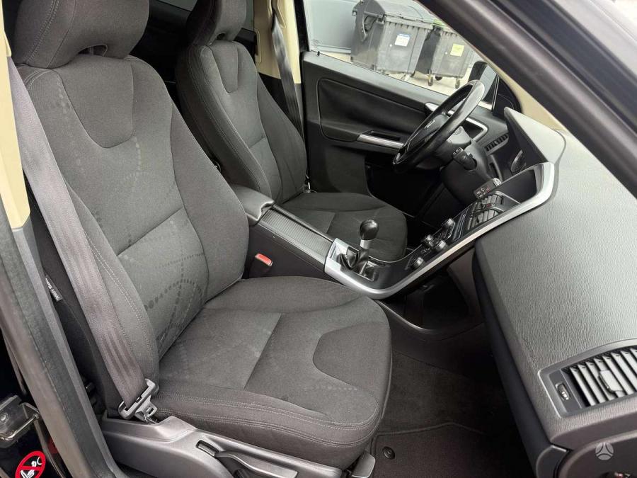 Melns Volvo XC60 2013 Šauļi, ar dzinēja tilpumu 1.98 L un nobraukumu 202 tūkst. km par 6950 €, foto 12 vietnē AUTOMOTO.COM.LV