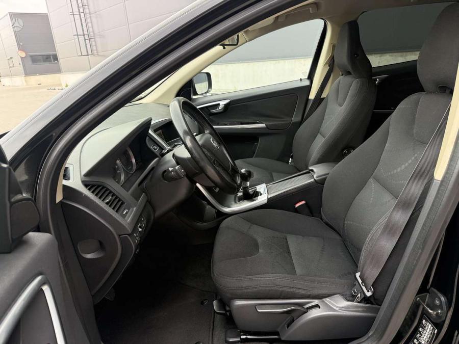 Melns Volvo XC60 2013 Šauļi, ar dzinēja tilpumu 1.98 L un nobraukumu 202 tūkst. km par 6950 €, foto 15 vietnē AUTOMOTO.COM.LV
