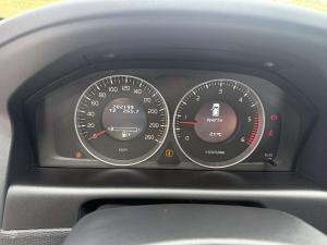 Melns Volvo XC60 2013 Šauļi, ar dzinēja tilpumu 1.98 L un nobraukumu 202 tūkst. km par 6950 €, foto 18 vietnē AUTOMOTO.COM.LV