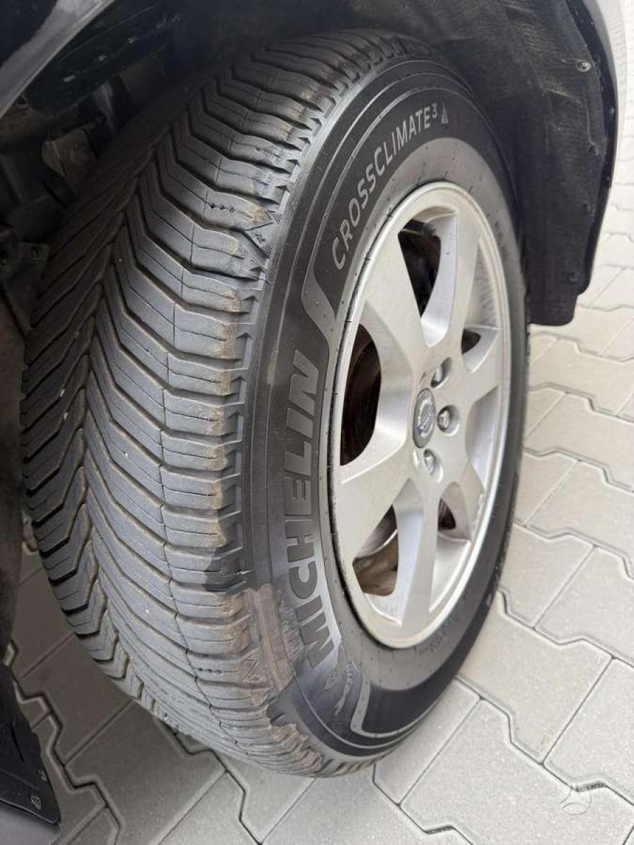 Melns Volvo XC60 2013 Šauļi, ar dzinēja tilpumu 1.98 L un nobraukumu 202 tūkst. km par 6950 €, foto 23 vietnē AUTOMOTO.COM.LV