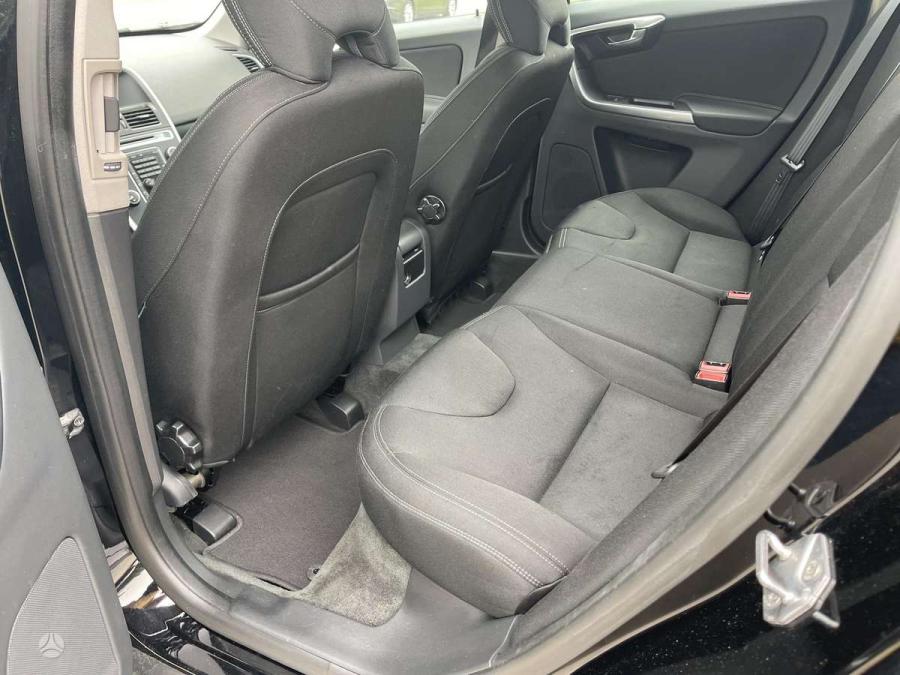 Melns Volvo XC60 2013 Kauņa, ar dzinēja tilpumu 1.97 L un nobraukumu 279 tūkst. km par 7950 €, foto 25 vietnē AUTOMOTO.COM.LV