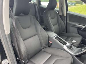 Melns Volvo XC60 2013 Kauņa, ar dzinēja tilpumu 1.97 L un nobraukumu 279 tūkst. km par 7950 €, foto 29 vietnē AUTOMOTO.COM.LV