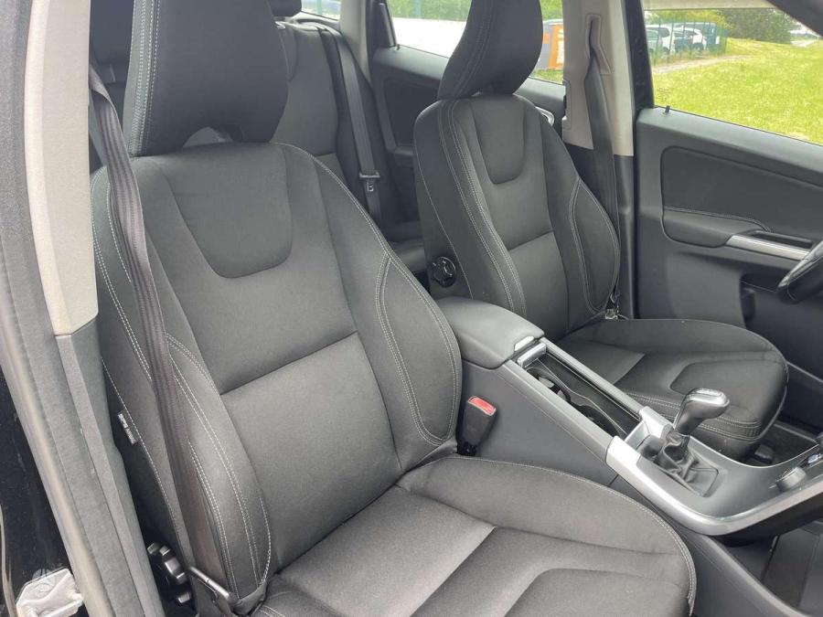 Melns Volvo XC60 2013 Kauņa, ar dzinēja tilpumu 1.97 L un nobraukumu 279 tūkst. km par 7950 €, foto 29 vietnē AUTOMOTO.COM.LV