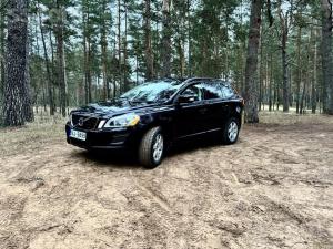 Black Volvo XC60 2013 in Daugavpils, with an engine capacity of 2.00 L and mileage of 231 thousand km for 9500 €, photo 3 on AUTOMOTO.COM.LV