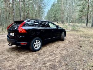 Black Volvo XC60 2013 in Daugavpils, with an engine capacity of 2.00 L and mileage of 231 thousand km for 9500 €, photo 5 on AUTOMOTO.COM.LV