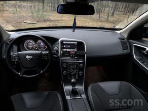 Black Volvo XC60 2013 in Daugavpils, with an engine capacity of 2.00 L and mileage of 231 thousand km for 9500 €, photo 10 on AUTOMOTO.COM.LV