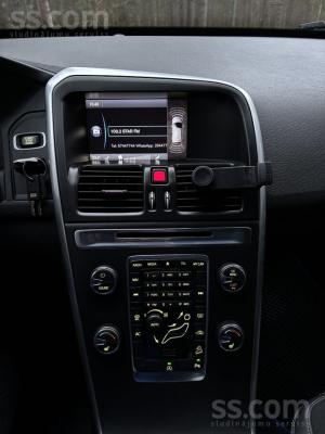Black Volvo XC60 2013 in Daugavpils, with an engine capacity of 2.00 L and mileage of 231 thousand km for 9500 €, photo 11 on AUTOMOTO.COM.LV