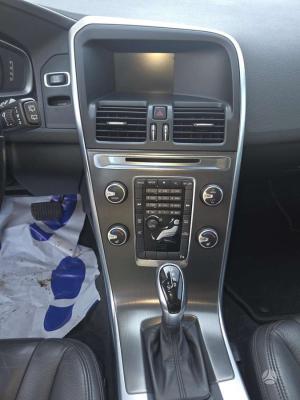 Black Volvo XC60 2013 in Raseiniai, with an engine capacity of 1.98 L and mileage of 90 thousand km for 14350 €, photo 9 on AUTOMOTO.COM.LV