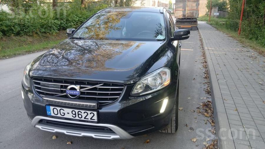 Melns Volvo XC60 2013 Rīga, ar dzinēja tilpumu 2.40 L un nobraukumu 233 tūkst. km par 13000 €, foto 4 vietnē AUTOMOTO.COM.LV