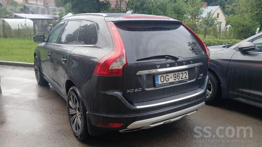 Melns Volvo XC60 2013 Rīga, ar dzinēja tilpumu 2.40 L un nobraukumu 233 tūkst. km par 13000 €, foto 5 vietnē AUTOMOTO.COM.LV