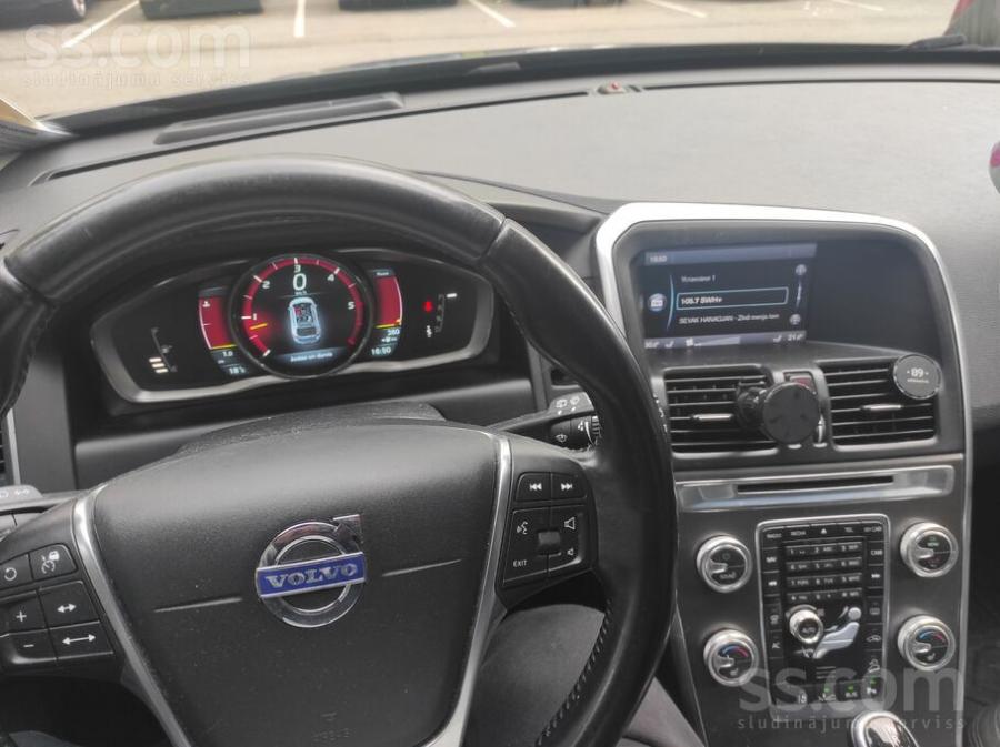 Melns Volvo XC60 2013 Rīga, ar dzinēja tilpumu 2.40 L un nobraukumu 233 tūkst. km par 13000 €, foto 8 vietnē AUTOMOTO.COM.LV