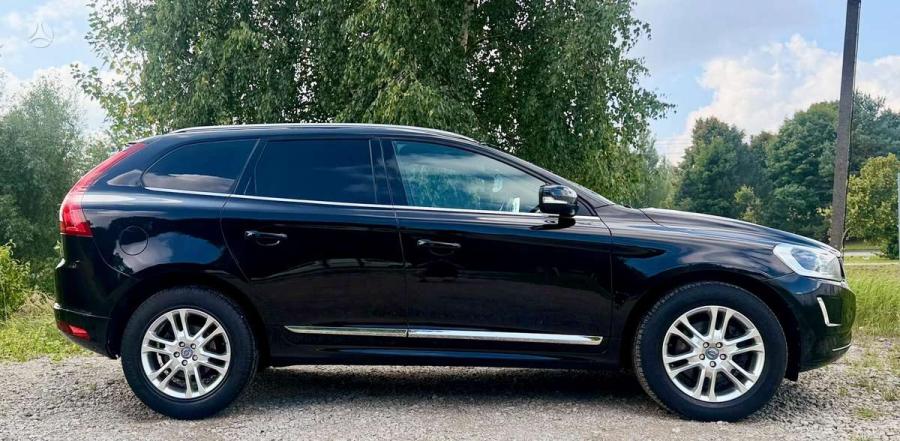 Black Volvo XC60 2013 in Siauliai, with an engine capacity of 1.98 L and mileage of 264 thousand km for 11950 €, photo 16 on AUTOMOTO.COM.LV