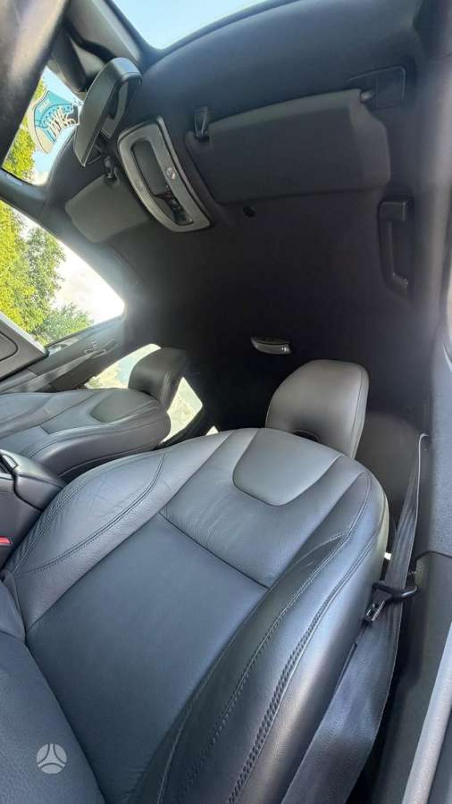 Black Volvo XC60 2013 in Siauliai, with an engine capacity of 1.98 L and mileage of 264 thousand km for 11950 €, photo 21 on AUTOMOTO.COM.LV