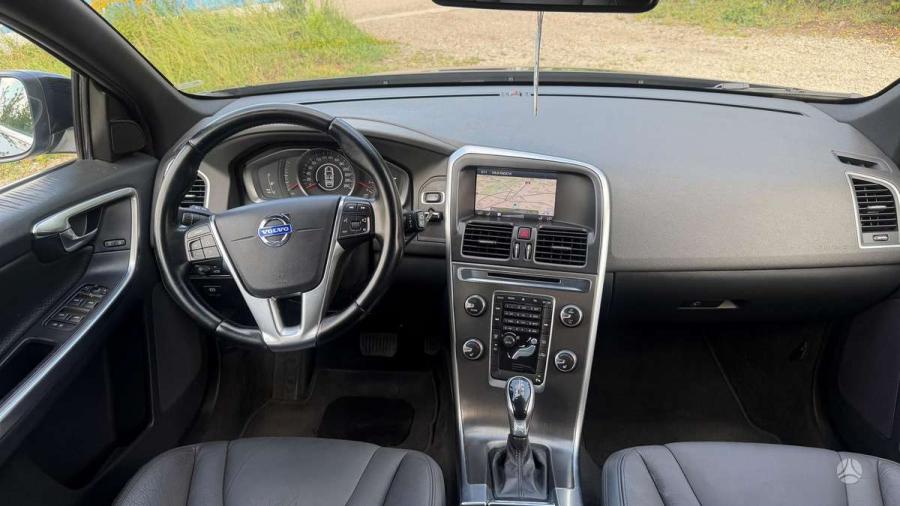 Black Volvo XC60 2013 in Siauliai, with an engine capacity of 1.98 L and mileage of 264 thousand km for 11950 €, photo 27 on AUTOMOTO.COM.LV