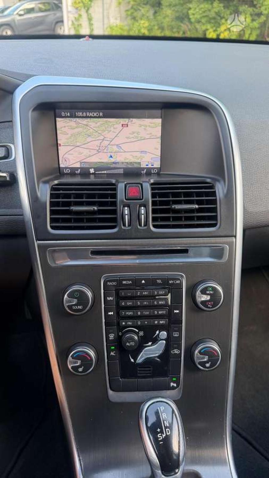 Black Volvo XC60 2013 in Siauliai, with an engine capacity of 1.98 L and mileage of 264 thousand km for 11950 €, photo 31 on AUTOMOTO.COM.LV