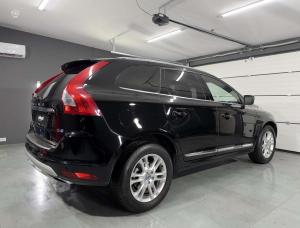Black Volvo XC60 2013 in Utena, with an engine capacity of 2.40 L and mileage of 308 thousand km for 12250 €, photo 3 on AUTOMOTO.COM.LV