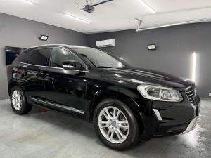 Black Volvo XC60 2013 in Utena, with an engine capacity of 2.40 L and mileage of 308 thousand km for 12250 €, photo 4 on AUTOMOTO.COM.LV